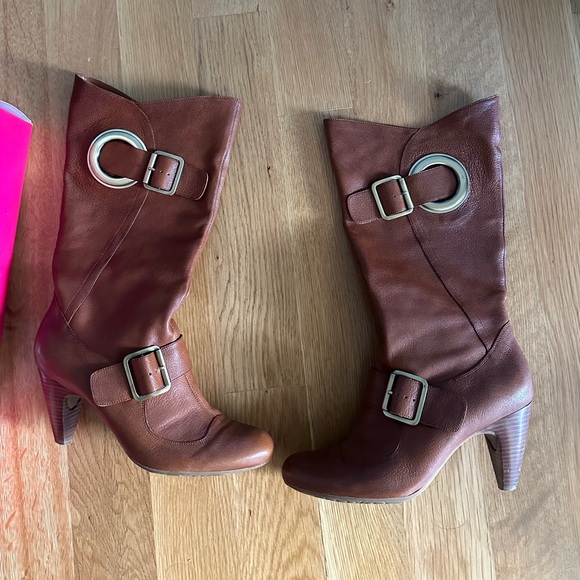 BCBGirls | Shoes | Brown Leather Bcbg Boots With Gold Detailing In ...